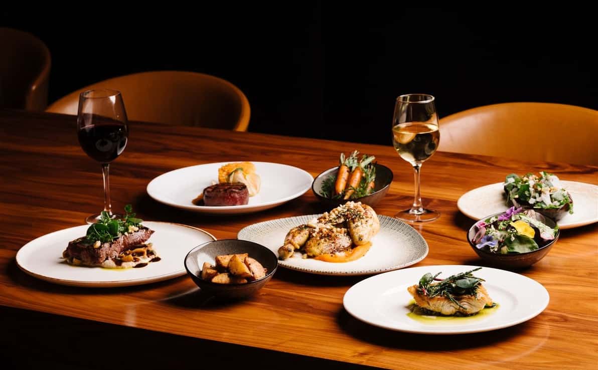 Mr Edward's Alehouse & Kitchen: 50% off the first table of the night ...