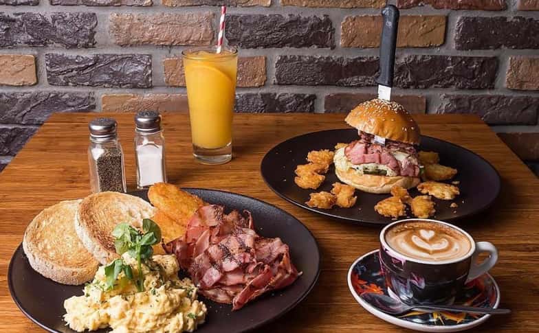 Amigo’s Cafe & Pizzeria: Book any time at everyday prices